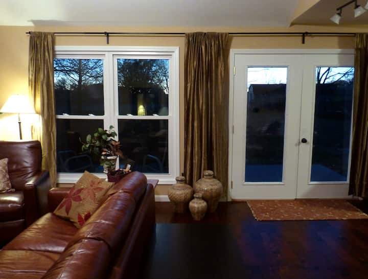 Beautiful Home - Huge Yard - Great Location - Buda, TX