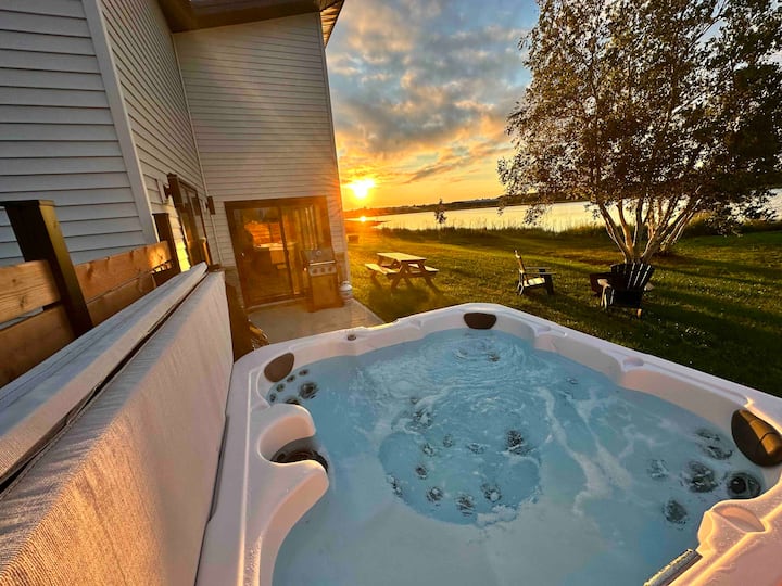 Brand New Beach Front Cottage W/ Pool & Hot Tub 99 - New Brunswick