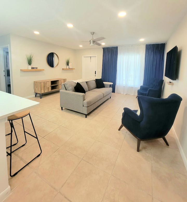 Room+🛁bath
***Private Entrance🚪
#1 - West Palm Beach