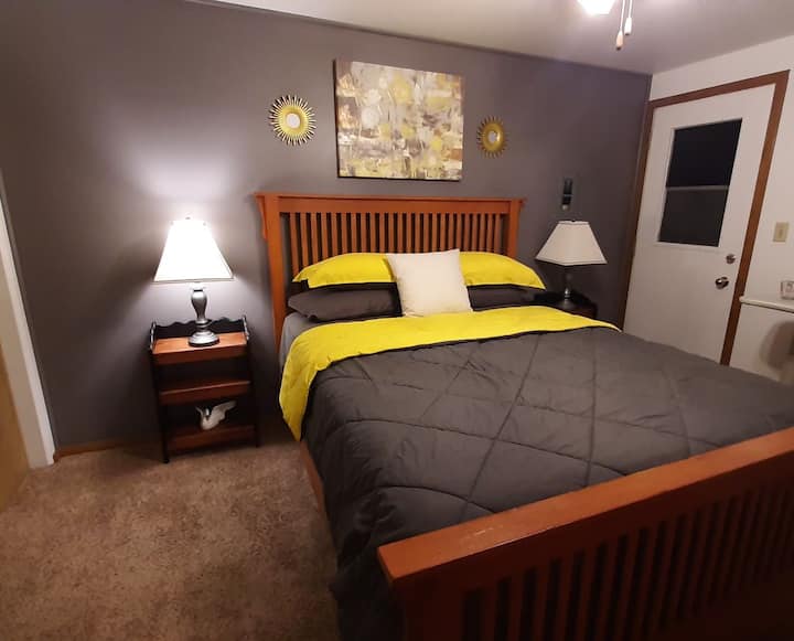 Estate: Fully Furnished, Apt D, Near Hospitals - Green Bay