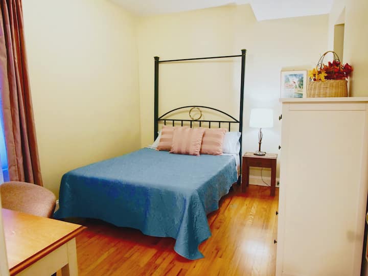 Cozy Functional For Female Student Or Professional - United States