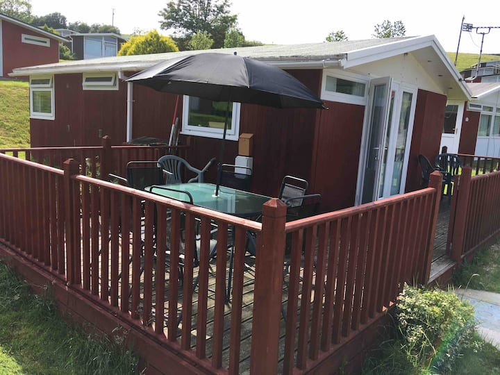 3 Bedroom Cedarwood Holiday Chalet - Carmarthen
