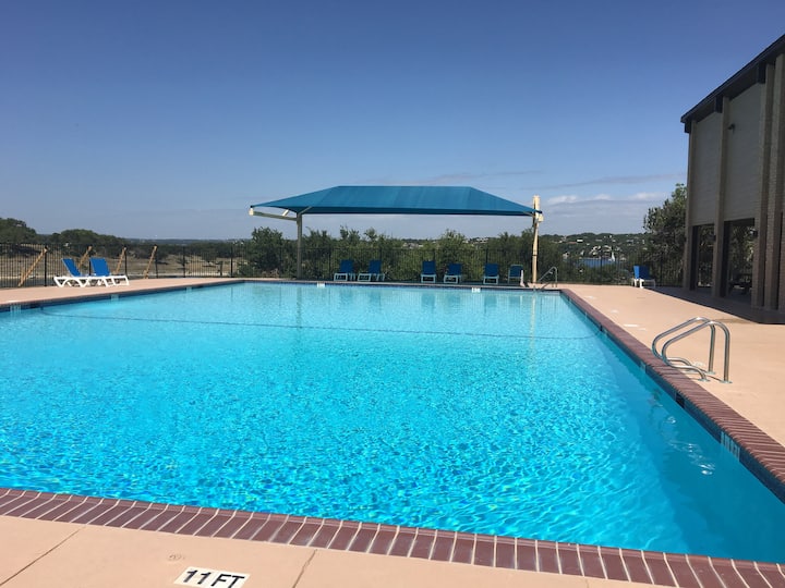 Casa Del Lago: Fully Remodeled! - Lakeway, TX