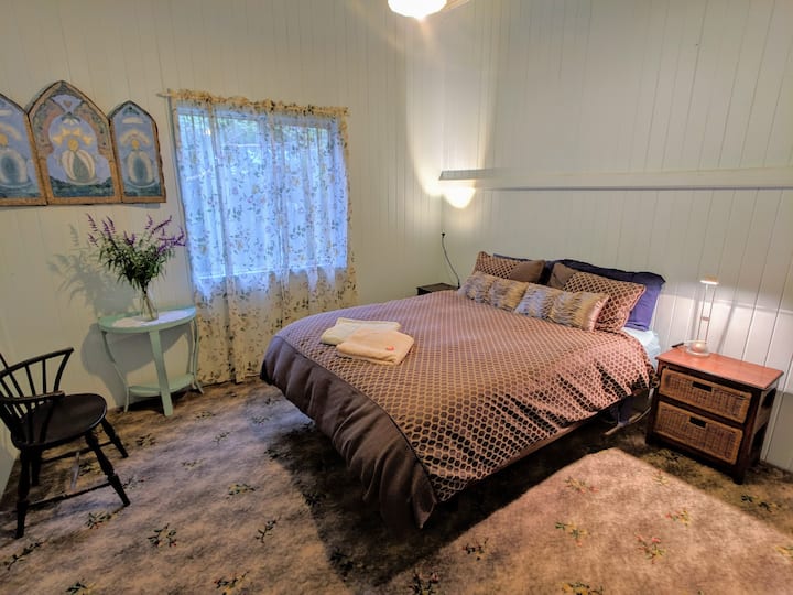 Quiet Cottage, Big Spacious Veranda, - Mapleton