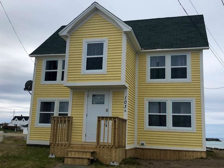 Stay In The Heart Of Bonavista With A Oceanview - Bonavista