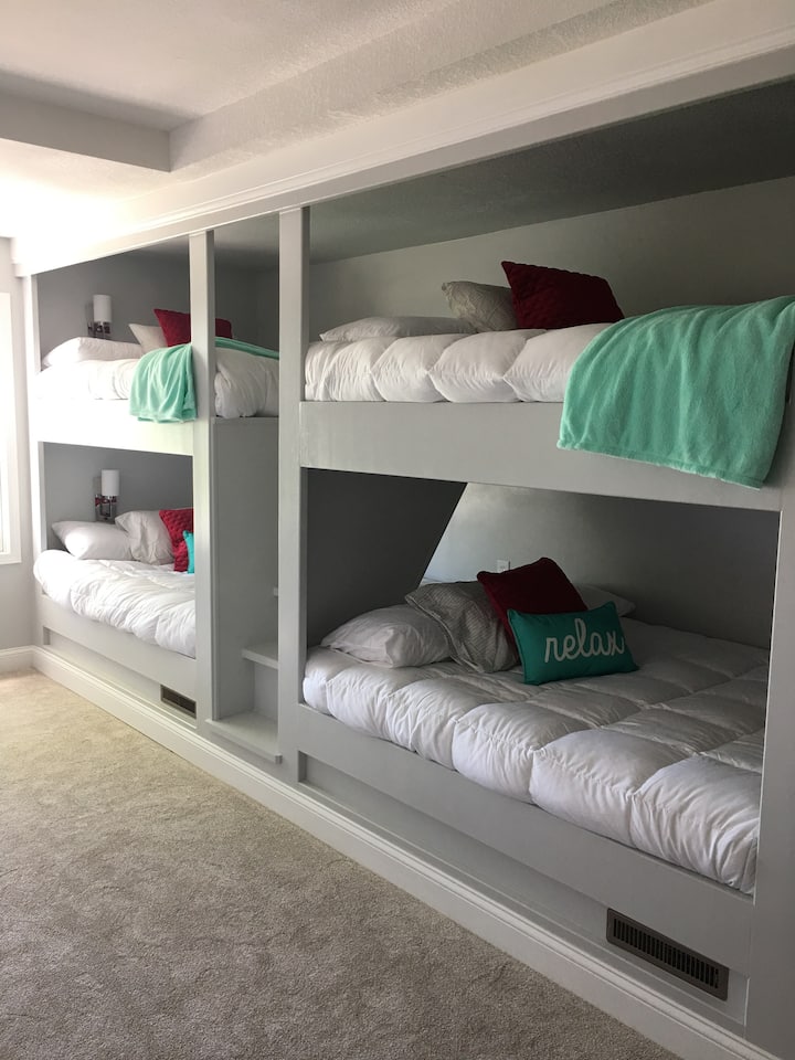 Private House Sleeps 12+ For World Cup - W/ Pool - Independence, MO