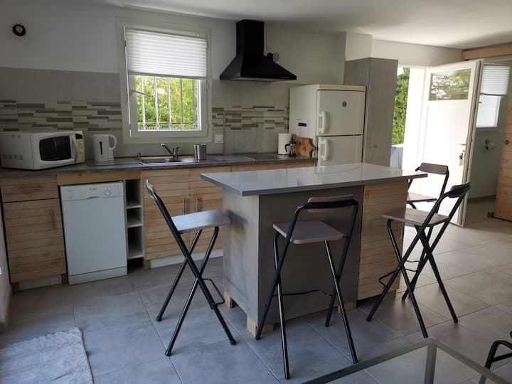 Appartement à 35 Minutes De La Mer. - Pertuis