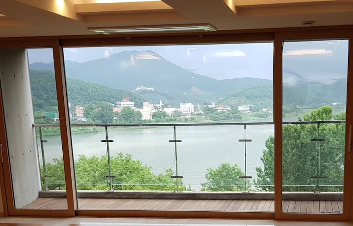 300 Square Meters North Han River View Osuit - 호평동