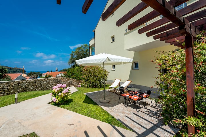 Modern One Bedroom Apartment - 50m From Town - Cavtat