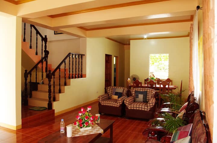 R & E Bed & Breakfast Batanes - Ivana