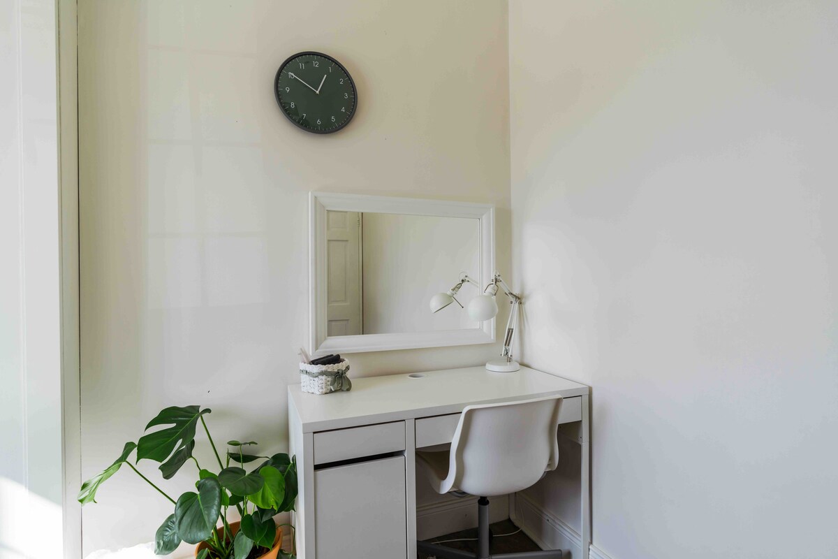 Dublin Airport Oasis by Sol Haven - Houses for Rent in Dublin, County ...