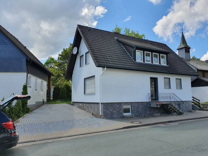 Ferienhaus Trudi, Direkt Am Rothaarsteig, Wandern, Radeln Oder Ski Fahren - Altastenberg