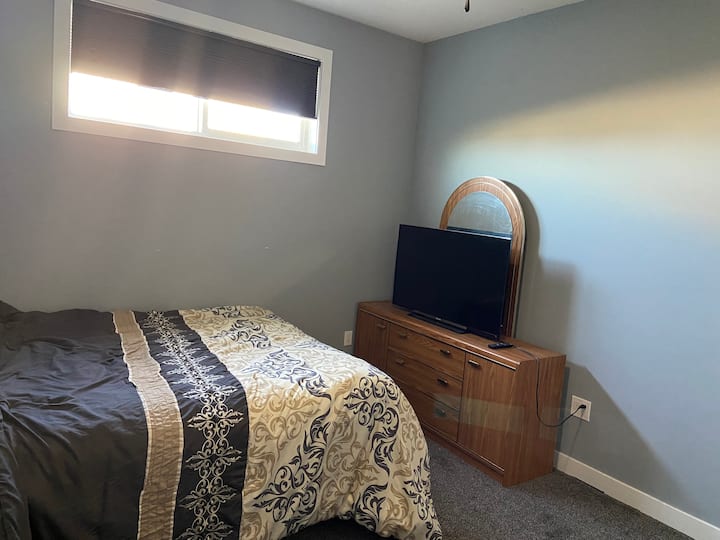 Made Simple With Basement Room With Tv - Lloydminster