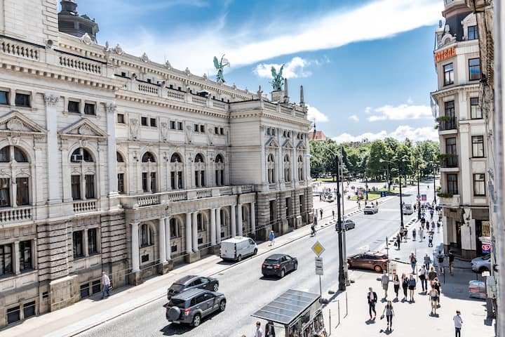 Opera House Apartment 2 - Lviv
