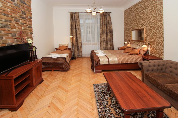 Mystic 1 Apartment - Large 212m2, Max. 17 Persons - 布拉格