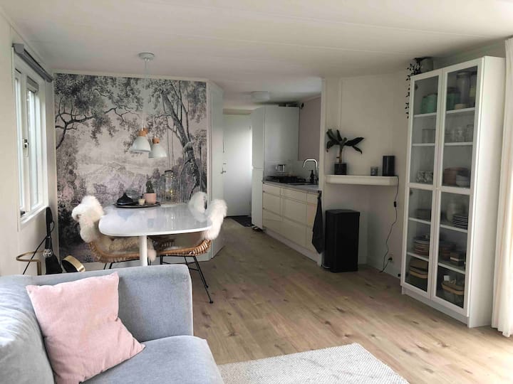 Heerlijk Ruim Chalet Met 2 Slaapkamers! - Assen