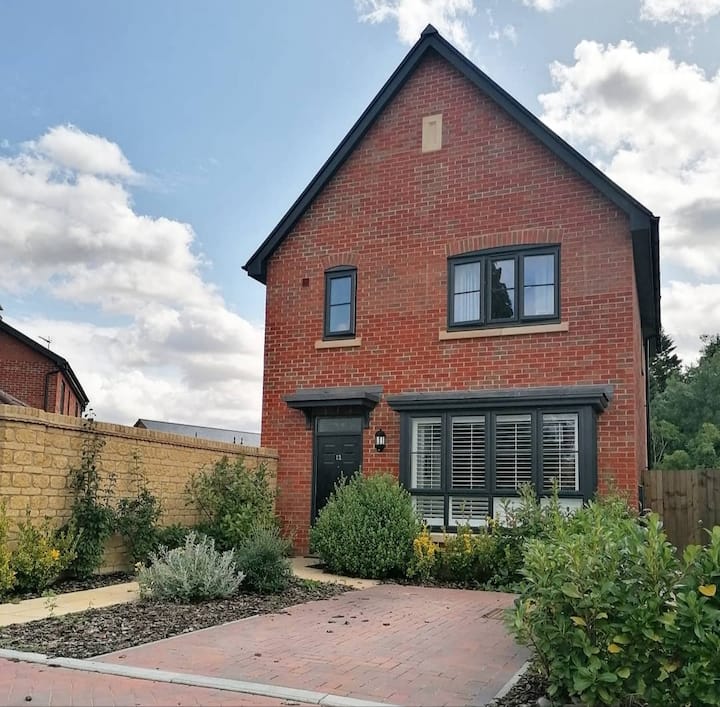 10 Min Walk To Races: Detached 3br Home, Sleeps 6 - Cheltenham