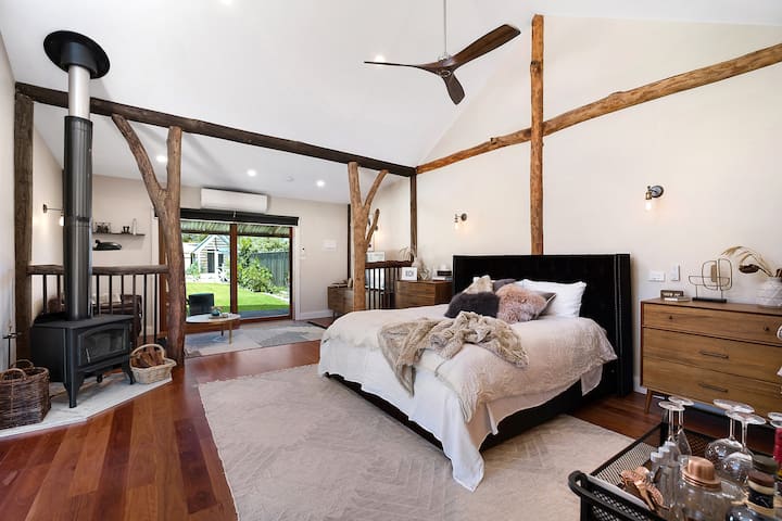 Country Cottage: The Coach House At Lochiel - Kurrajong