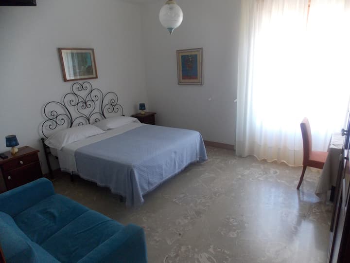 Affitto Camere In Zona Turistica - Castro, Lecce, Italy
