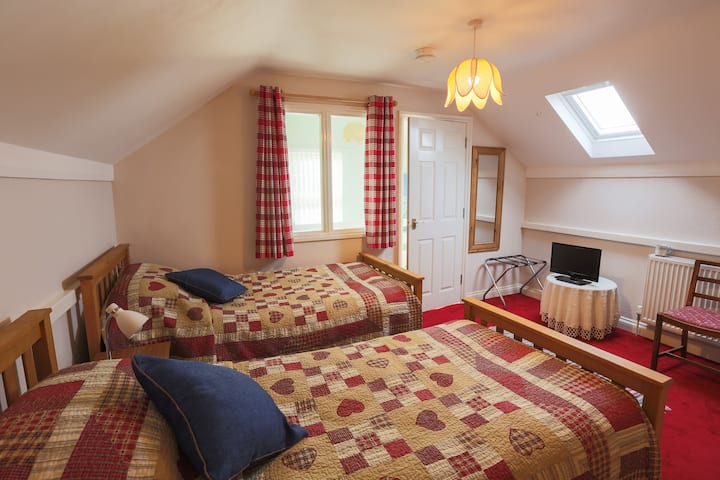 Cosy Twin Room In Central Hythe Near To Sea & Town - Folkestone