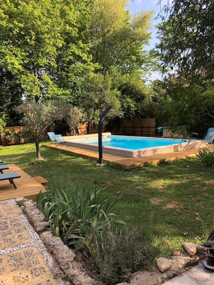 Charmant Logement Avec Piscine Au Cœur Du Luberon - ibis budget Cavaillon