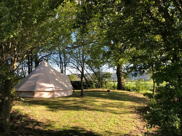 Cosy Bell Tent With King Bed, Fire Pit & Views - North Wales