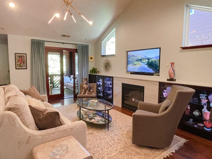 Luxury Redwood House Across From The Russian River - Guerneville, CA