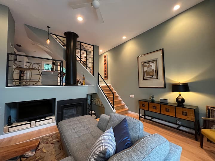 Classy Elegant Town Home In The Heart Of Montrose - Houston, TX