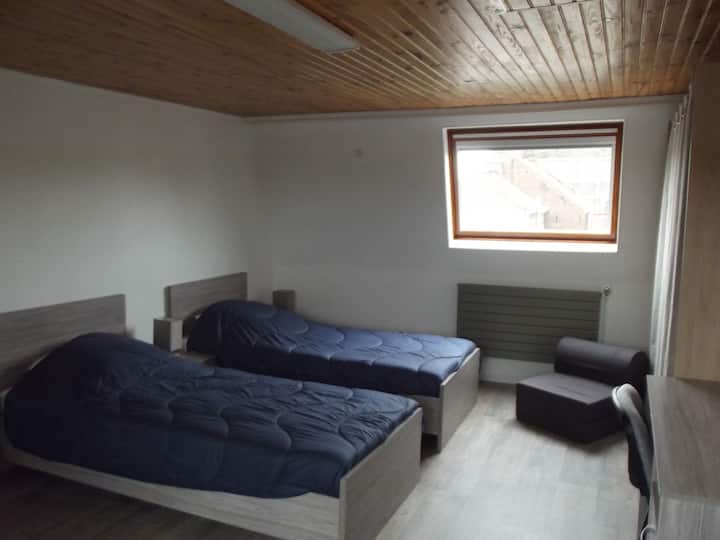3  Chambres-6 Lits+2 Salles De Bain+cuisine+séjour - Lille