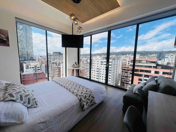 Suite De Lujo, La Carolina, 48” Tv 4k, No Parking - Quito