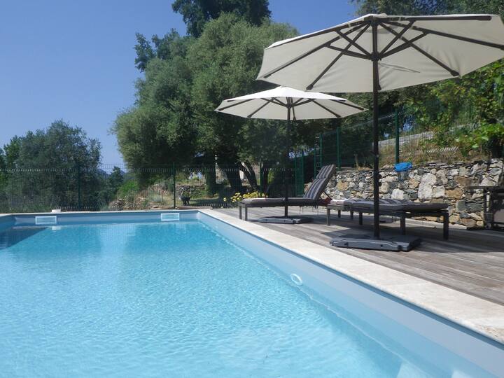 Merveillac | Chambre Du Chêne - B&b Et Piscine - Saint-Florent