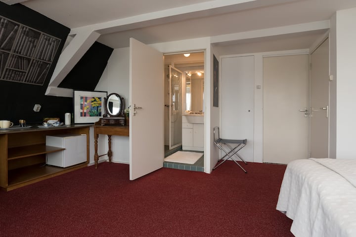 Spacious Room In The Heart Of The City Centre - Amstelveen