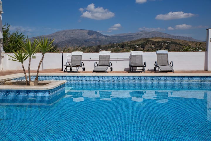 Family Suite With Balcony In Organic Citrus Farm - Álora