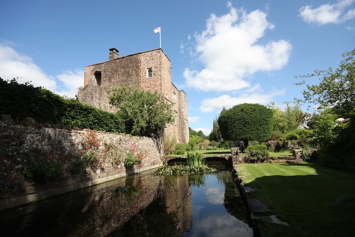 A Unique Historic Castle - Devon