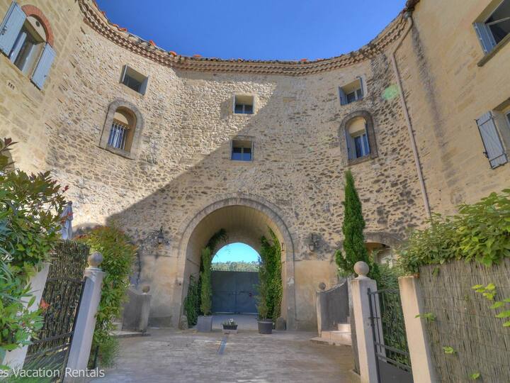 Elegant 3 Br Apartment With Pool In Historic Uzes - Uzès