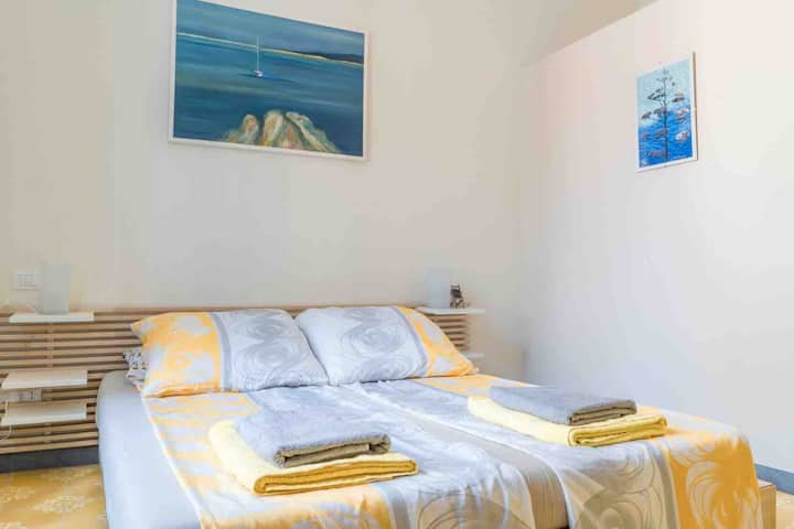 La Caravella Gialla 
Cin:it 011015 C2hr Cul Qpq - La Spezia