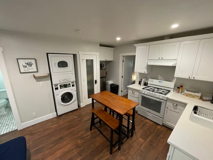 Retreat In Pasadena: Near Rose Bowl - Pasadena, CA