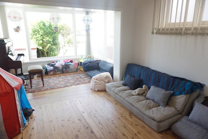 Spacious 5 Bedroom House Near The Beach / Shops - Coogee