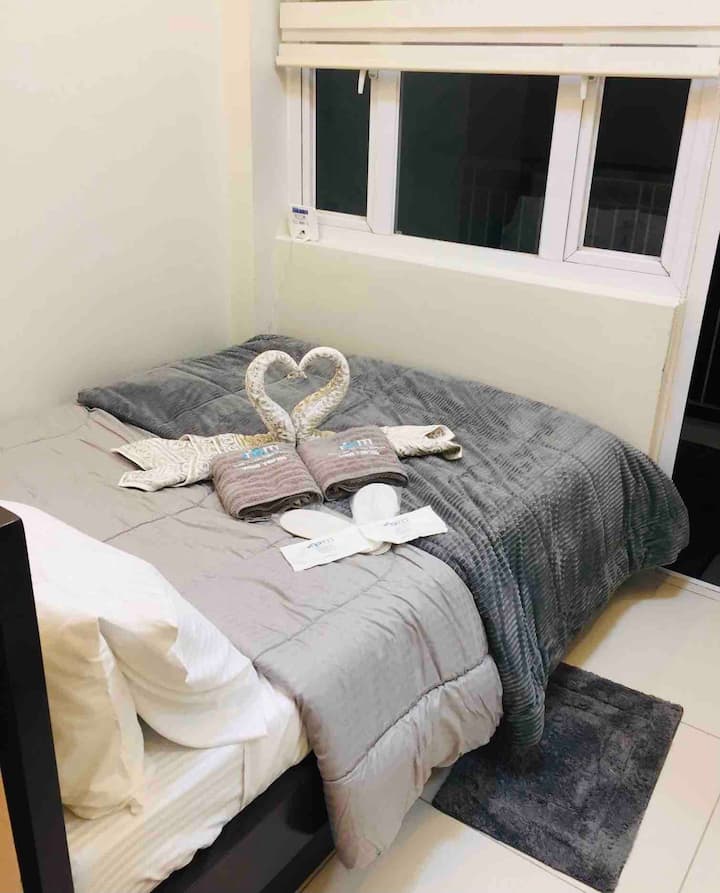 1br Family-friendly Condotel W/ Modern Comforts - Tagaytay