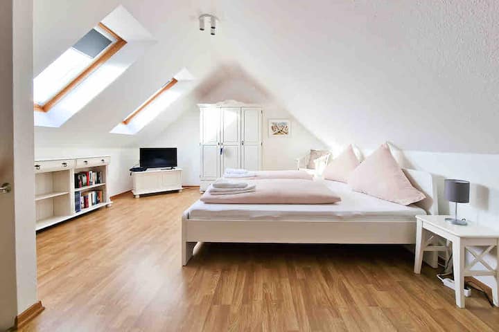 Helle Ferienwohnung Ankerloft Greetsiel - Greetsiel