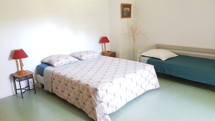 ***Chambre Dans Mas Provençal*** - Monteux