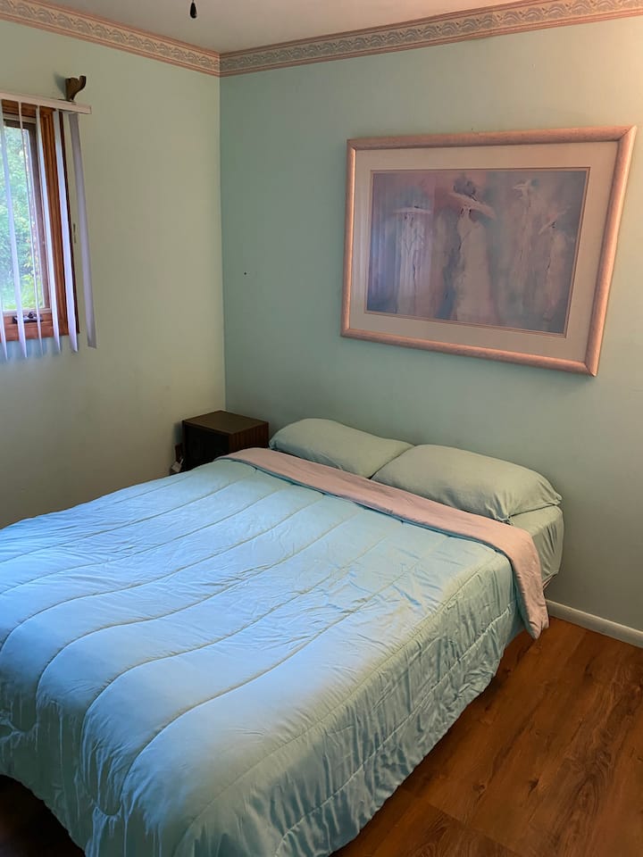 Private Bedroom In Fox Hill - Hampton, VA
