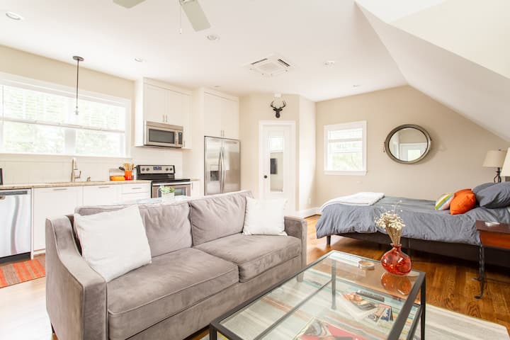 Private Apartment Next To Everything - Nashville, TN