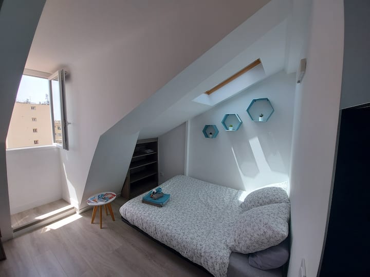 Centre De Nice : Studio Rénové, Climatisé Et Calme - Niza