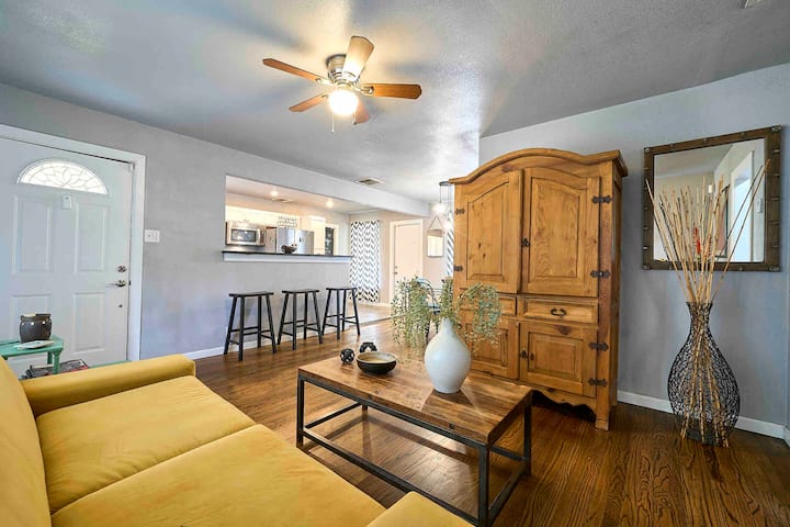 Casa Cherry Ridge-great Location, Classy & Comfy - San Antonio, TX