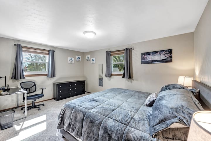 Packerduo Regal! Walking Distance To Lambeau! - Green Bay, WI
