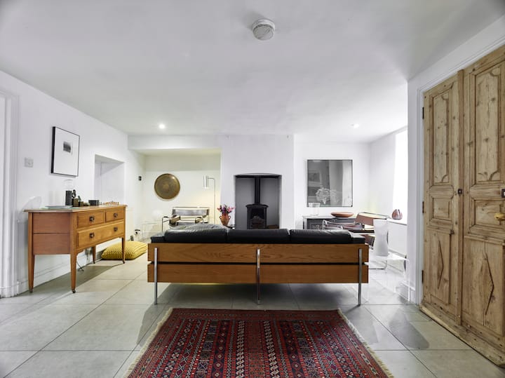 Stow On The Wold's  Suite Of Rooms At The Top - Bourton-on-the-Water