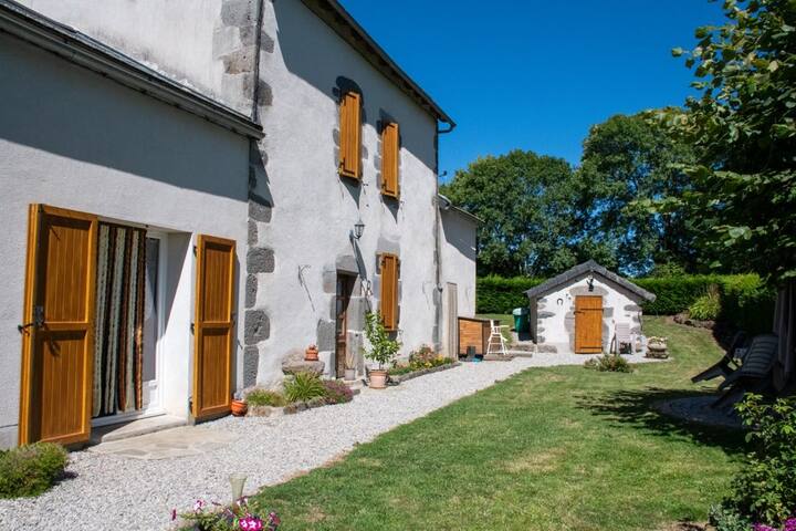 Bienvenue à La Ferme
Chambre 2 - Cantal