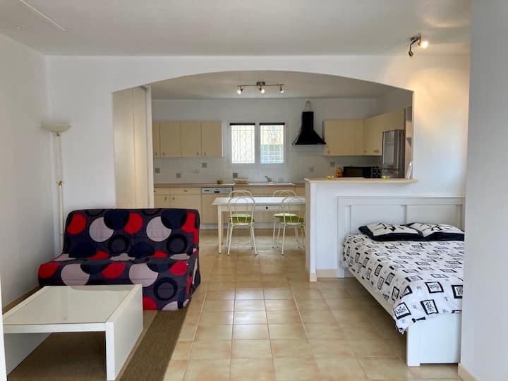 Studio Climatisé De 45m² Tout éQuipé. - Sérignan