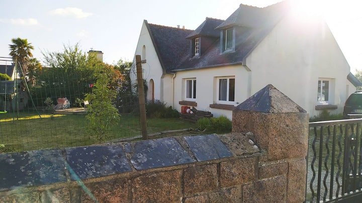 Venez Planter Votre Tente Dans Notre Jardin. - Plougrescant